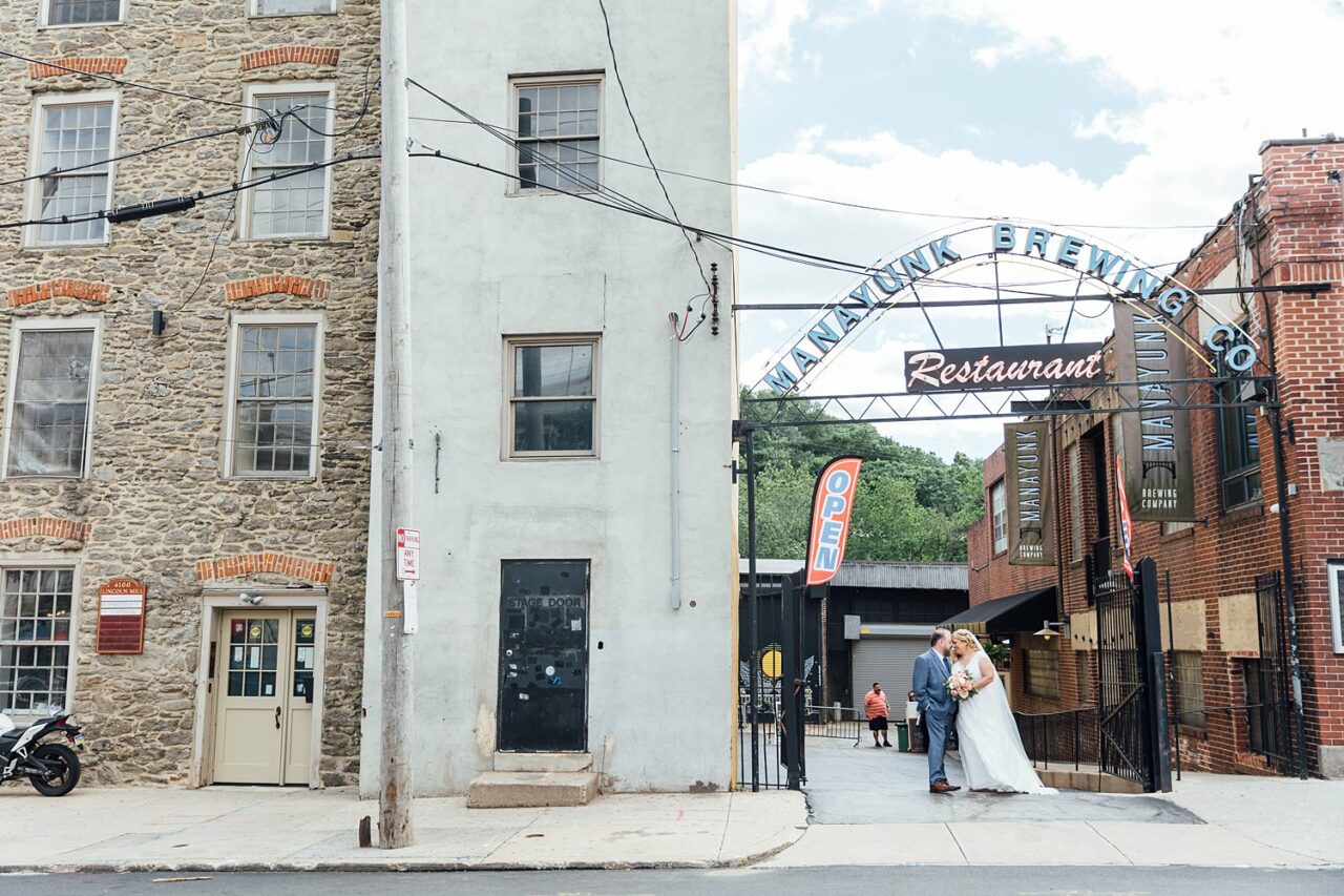 Manayunk Brewery Wedding | Alex + Sig | Alison Dunn Photography