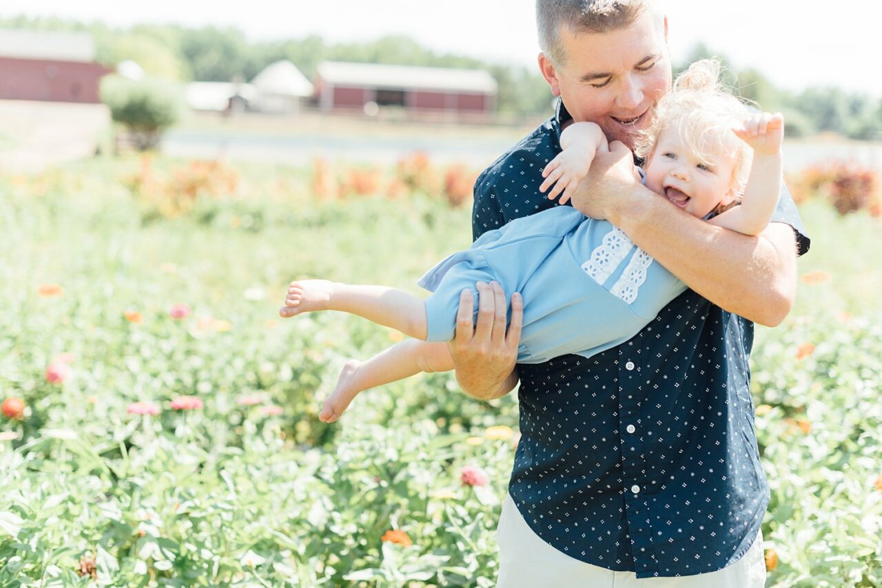Maple Acres Flower Farm Mini-Sessions | Alison Dunn Photography