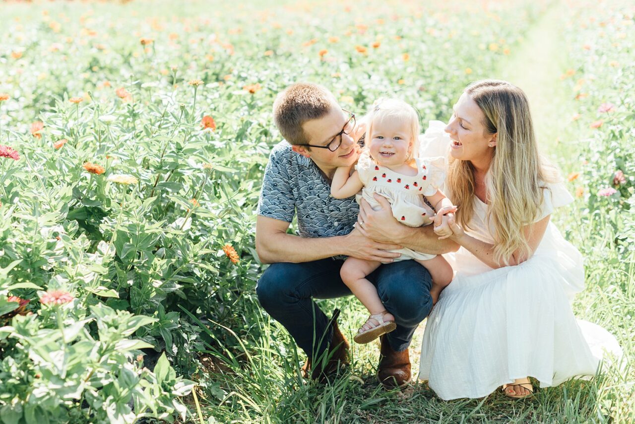 Maple Acres Flower Farm Mini-Sessions | Alison Dunn Photography