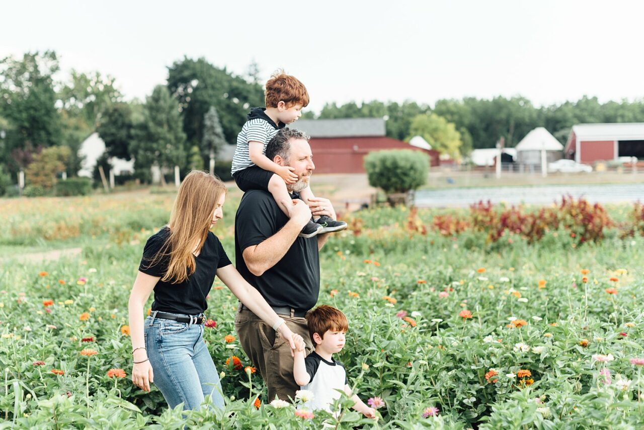 Maple Acres Flower Farm Mini-Sessions | Alison Dunn Photography