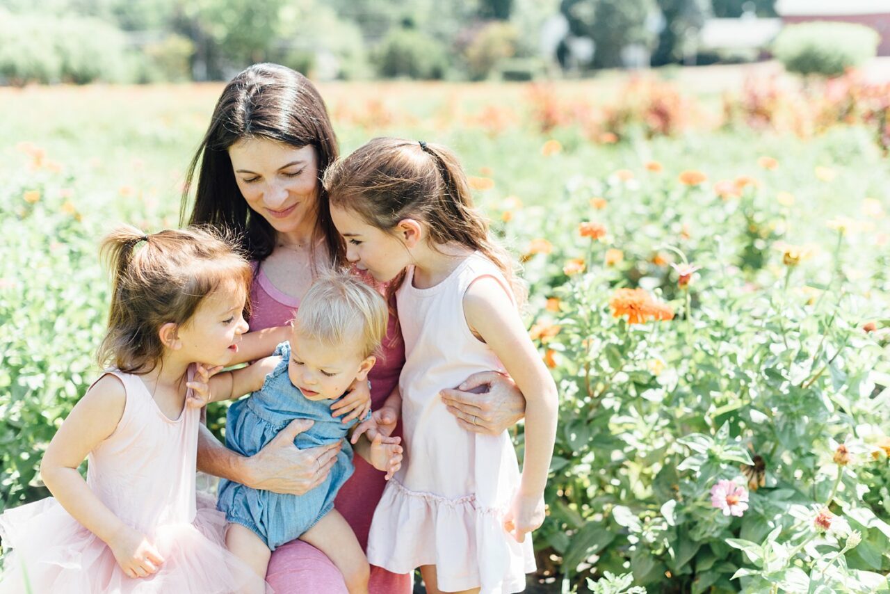 Maple Acres Flower Farm Mini-Sessions | Alison Dunn Photography